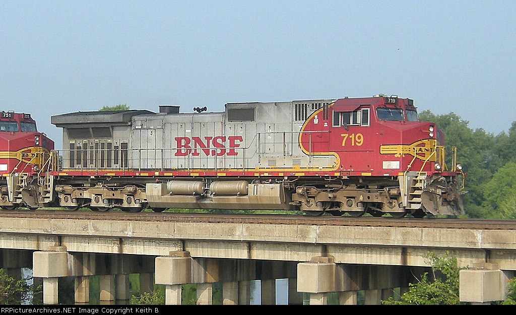 BNSF 719